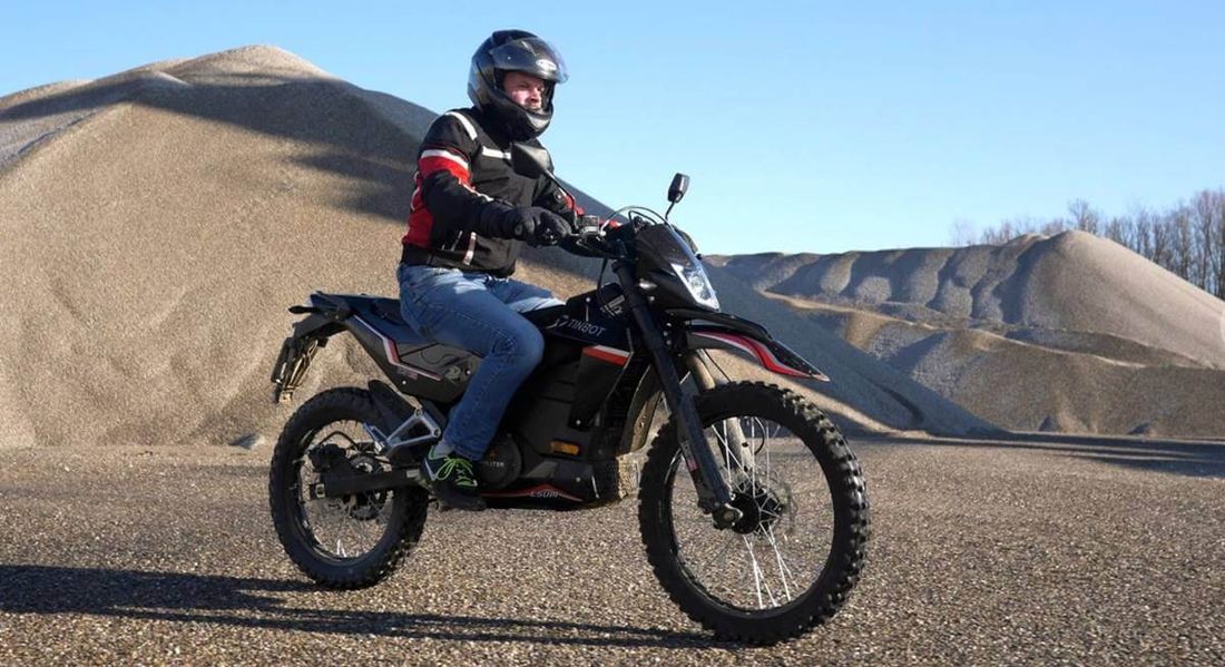 Tinbot ES1 es una moto eléctrica de bajo coste con hasta 130 km de ...