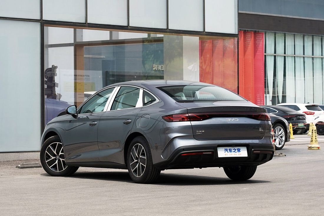 El BYD Qin L será un híbrido enchufable que arrasará a los modelos de ...