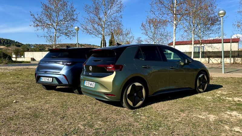 Prueba comparativa: BYD Dolphin vs Volkswagen ID.3 (Vídeo)