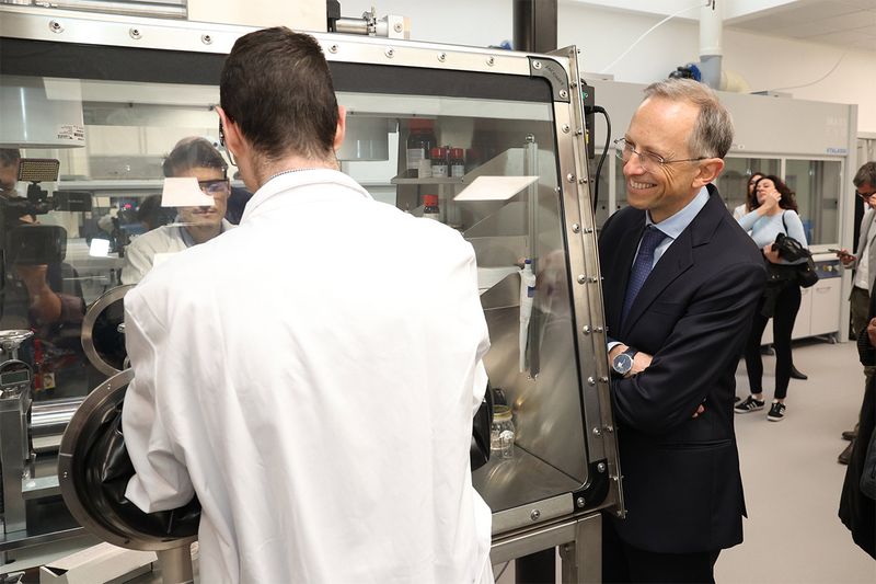 Ferrari inaugura E-Cells Lab y ya trabaja en las futuras baterías de ...