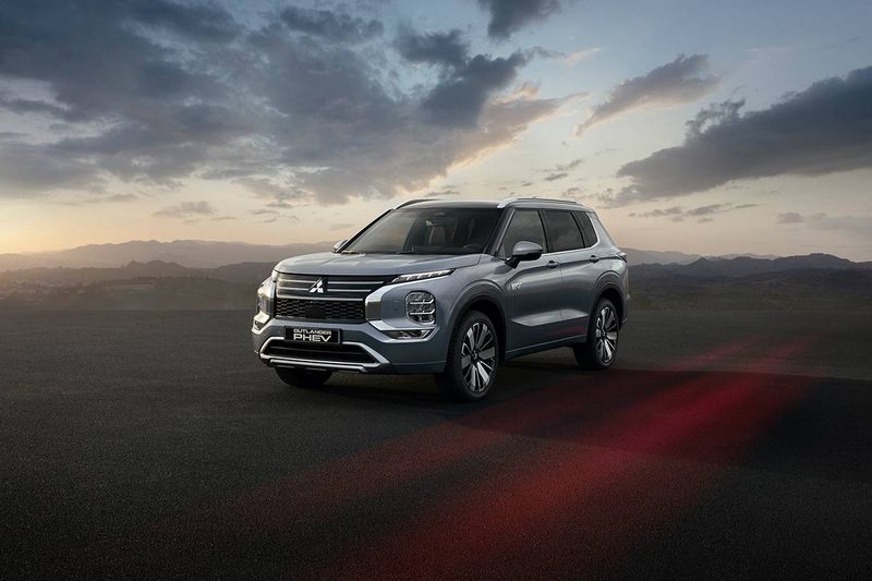 Nuevo Mitsubishi Outlander PHEV con hasta 86 km de autonomía en modo ...