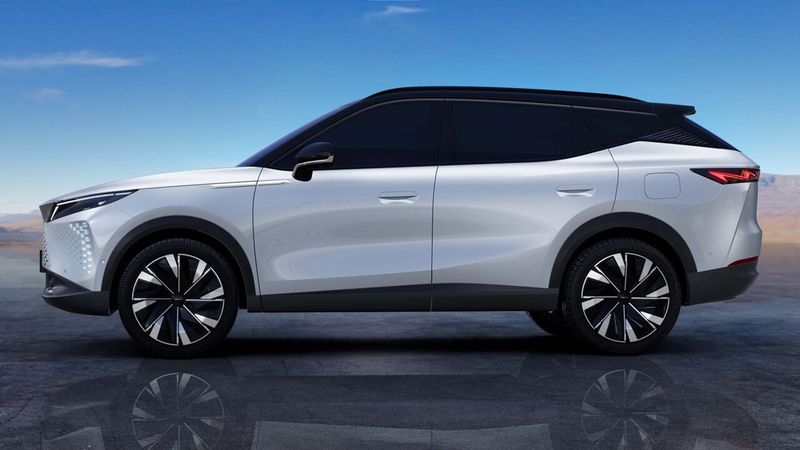 Primeros precios desvelados del Omoda 9, el nuevo SUV híbrido ...