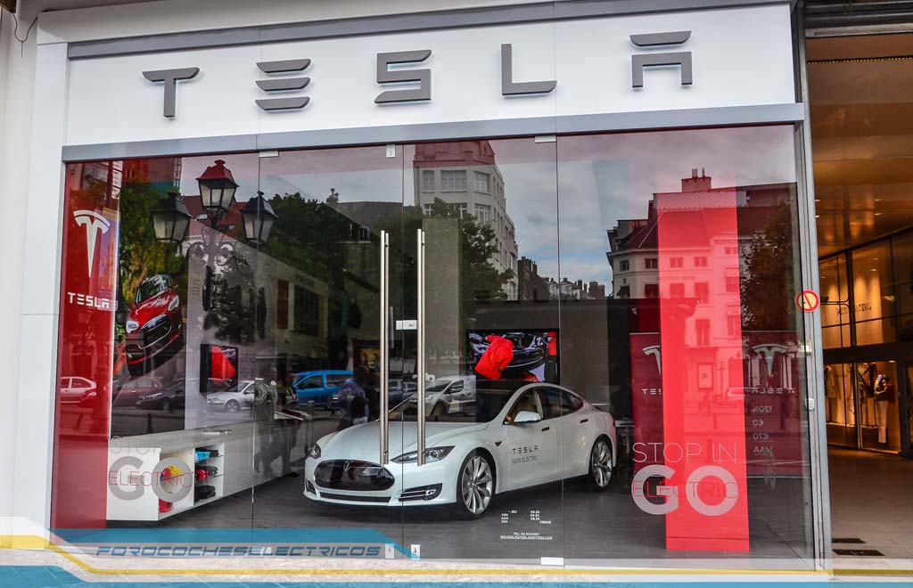 Abre la primera Tesla Store de México