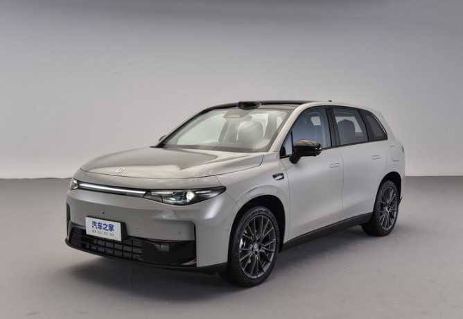 Se presenta el Leap Motor C10, que será el primer coche eléctrico chino ...